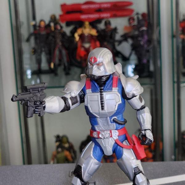G.I.Joe Classified Series Battle Armor Cobra Commander In Hand Review ...